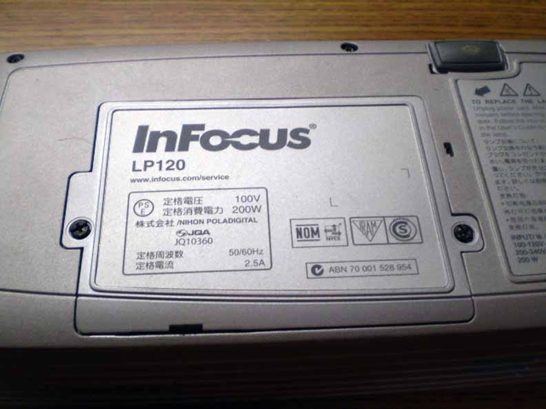 INFOCUS LP120 LP 120 PROJECTOR with CASE - PARTS ONLY